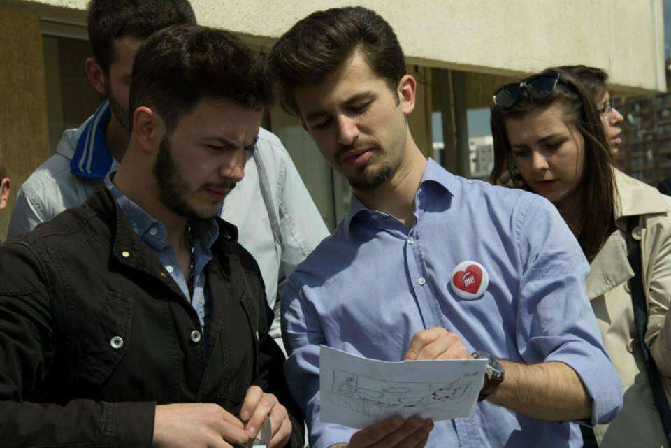 LDK thotë se Vetëvendosje ia mori moton “Me zemër” (FOTO) – Klan Kosova