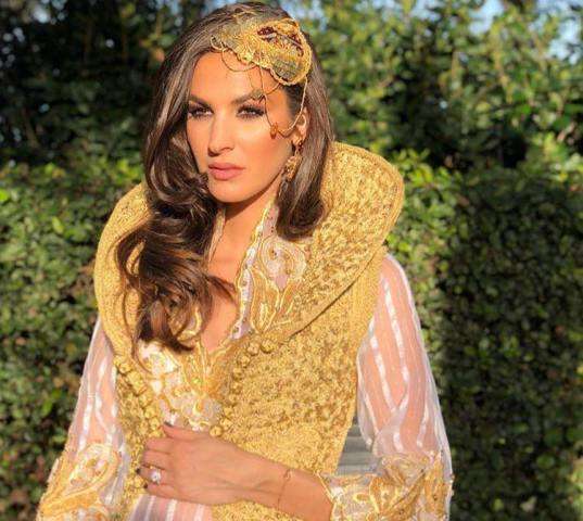 Emina Çunmulaj s’e harron traditën, vesh dimija e jelek – Klan Kosova