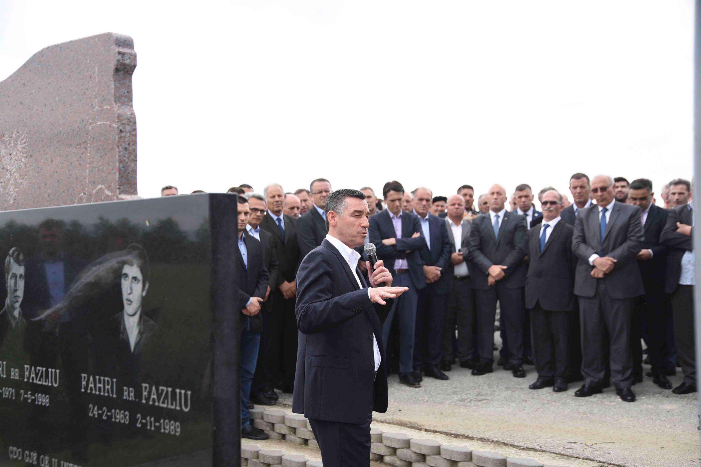 Veseli: Fahri e Bahri Fazliu, shembuj të guximit dhe sakrificës për ...