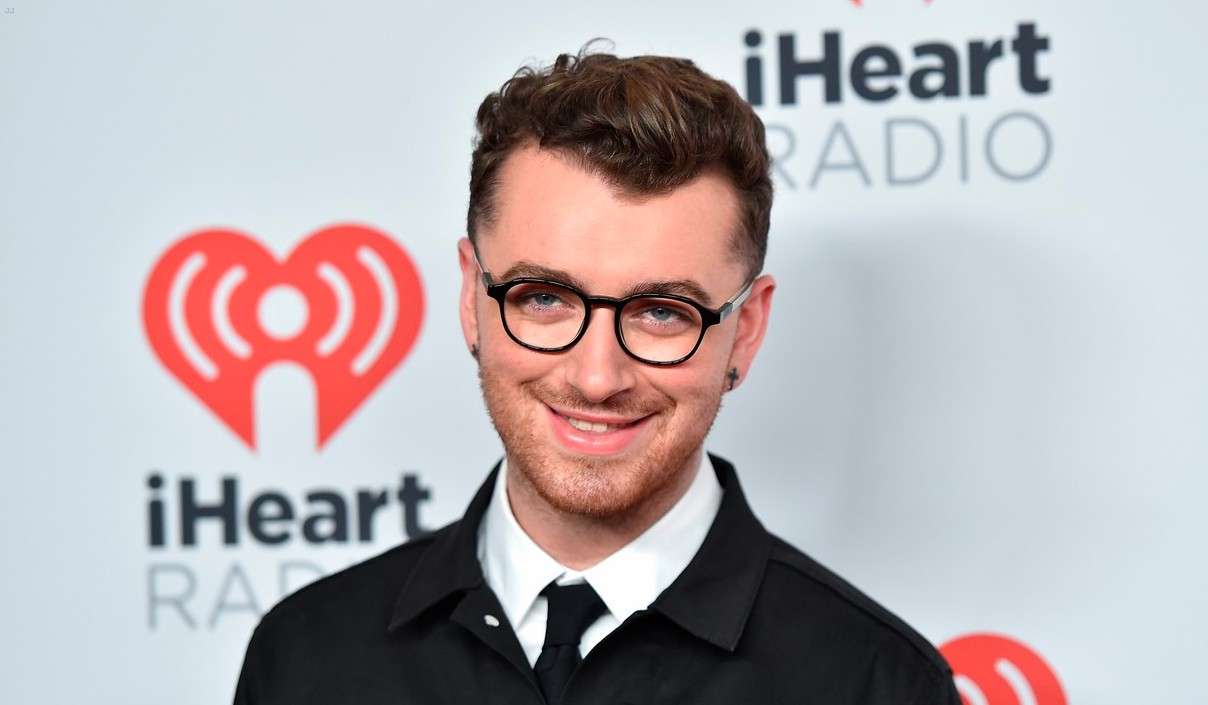 Sam Smith humb zërin pak para koncertit – Klan Kosova