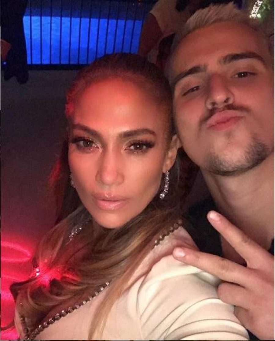 Albert Stanaj mahnitë fytyrat botërore me performancën e tij (VIDEO ...