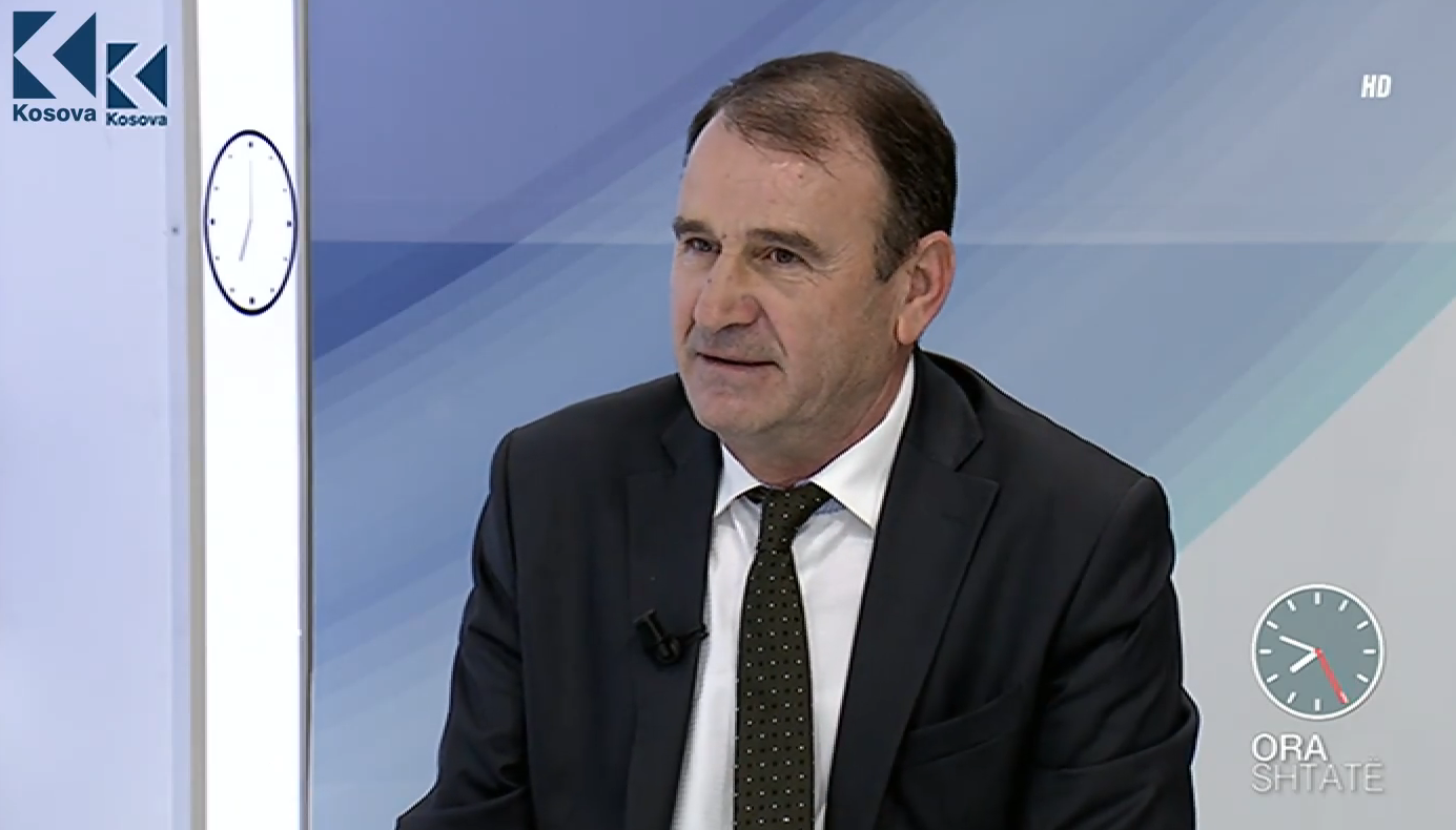 Sytë 7: Fadil Millaku, rektor i Universitetit Sytë 7: Fadil Millaku, rektor i Universitetit