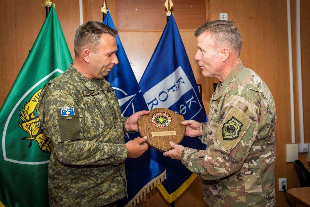 Rrustem Berisha e Rrahman Rama takojnë komandantin Suprem të NATO-s për ...