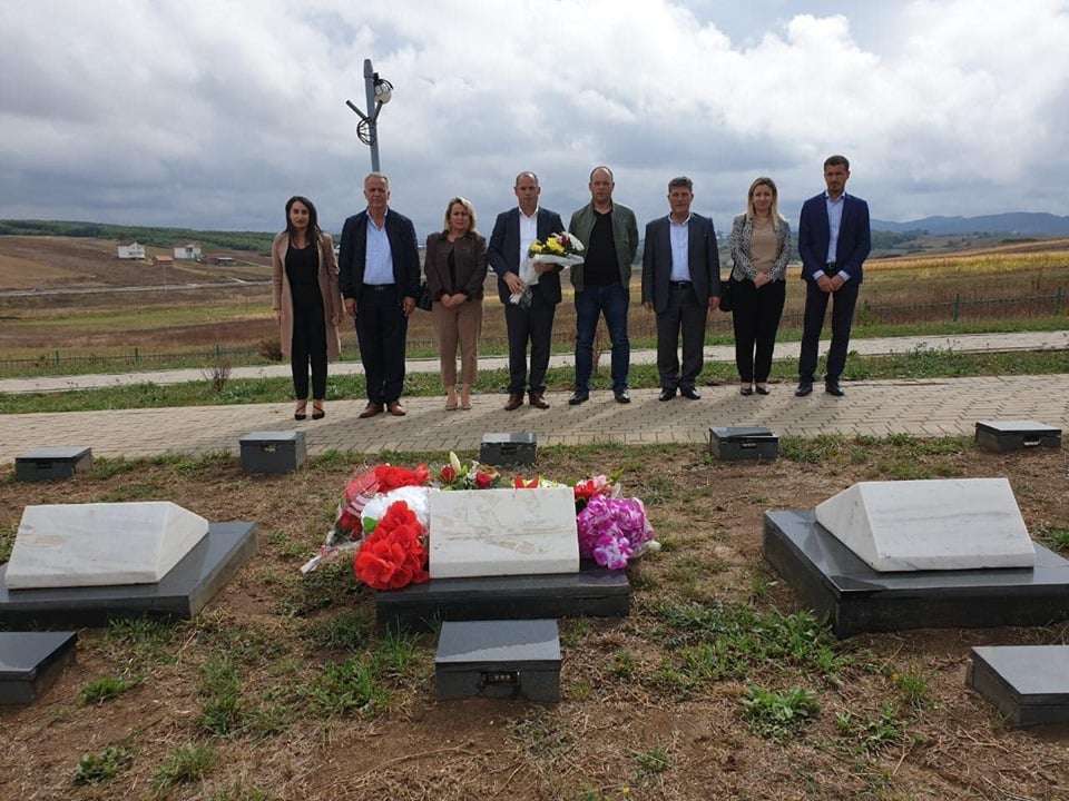 Përkujtohet mjeku Lec Gradica në 21 vjetorin e rënies – Klan Kosova