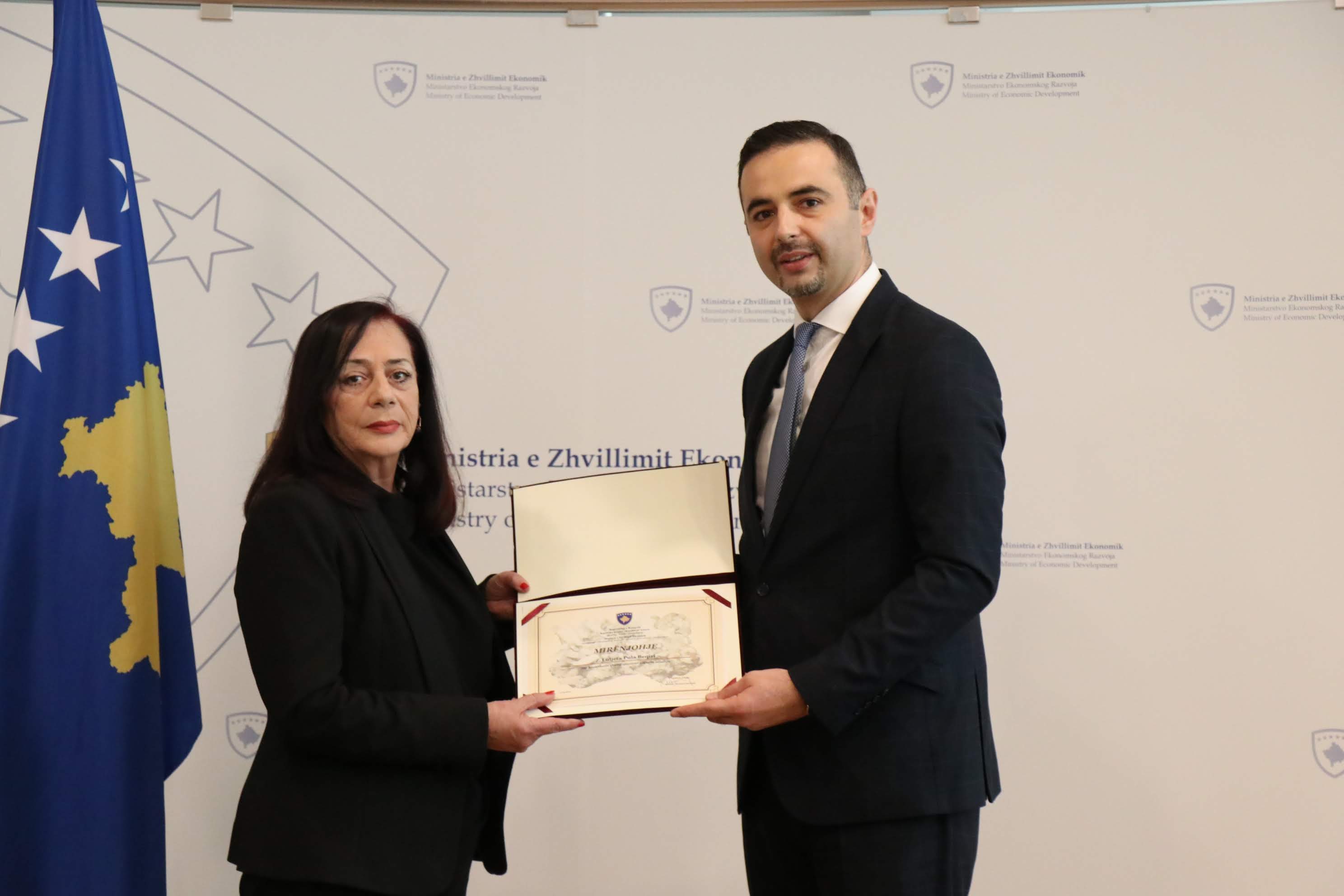 Lluka ndan mirënjohje për kontributdhënësit në sektorin minerar - Klan ...