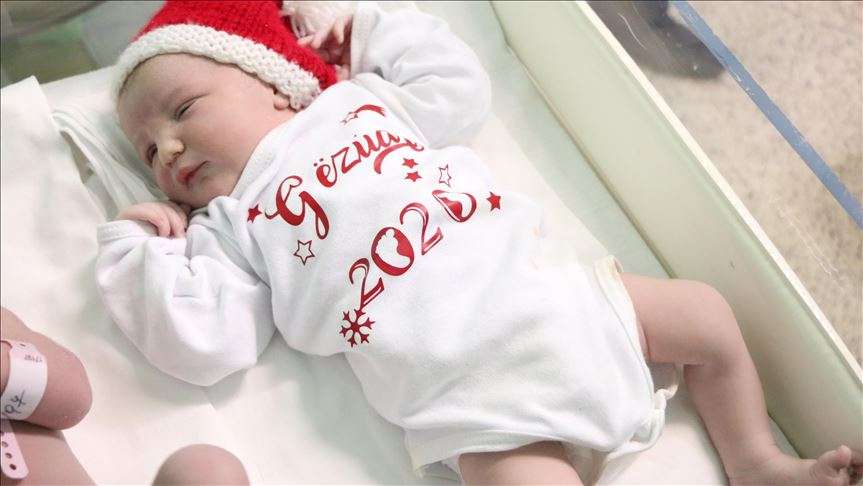 Foshnja e parë në Shqipëri për vitin 2020 është vajzë - Klan Kosova