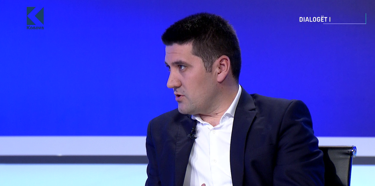 Adrian Çollaku për taksën: Albin Kurti gjendet përballë dy presioneve ...