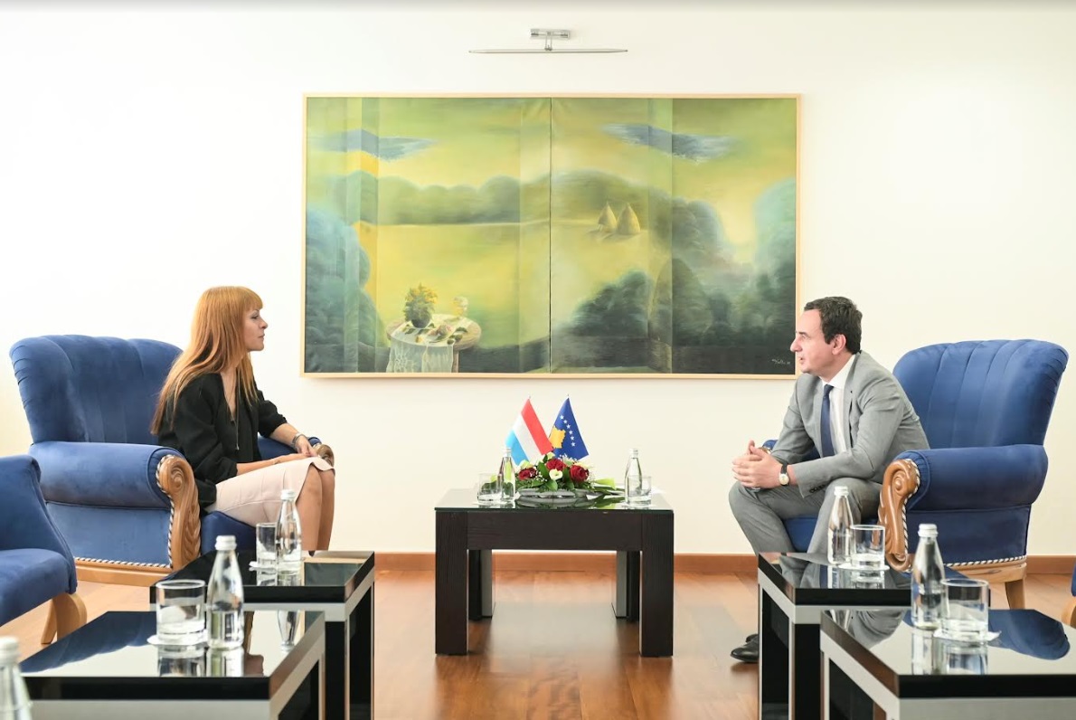 Albin Kurti pret në takim lamtumirës ambasadoren e Luksemburgut ...