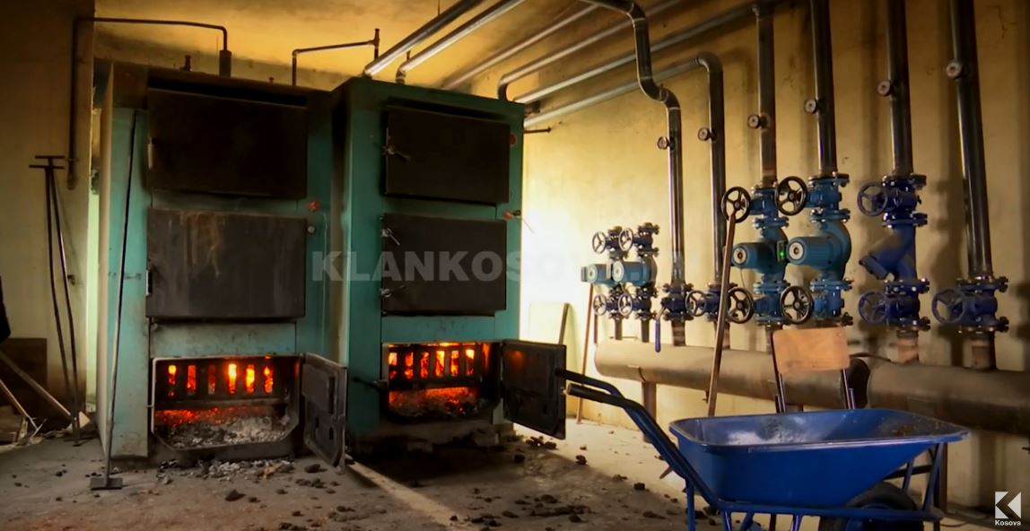 Kthehet thëngjilli në shkolla, pezullohet vendimi që e ndalonte (VIDEO ...