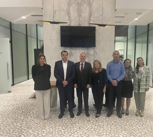 Ambasadori italian, Antonello De Riu pritet nga Shkëlqim Devolli në ...