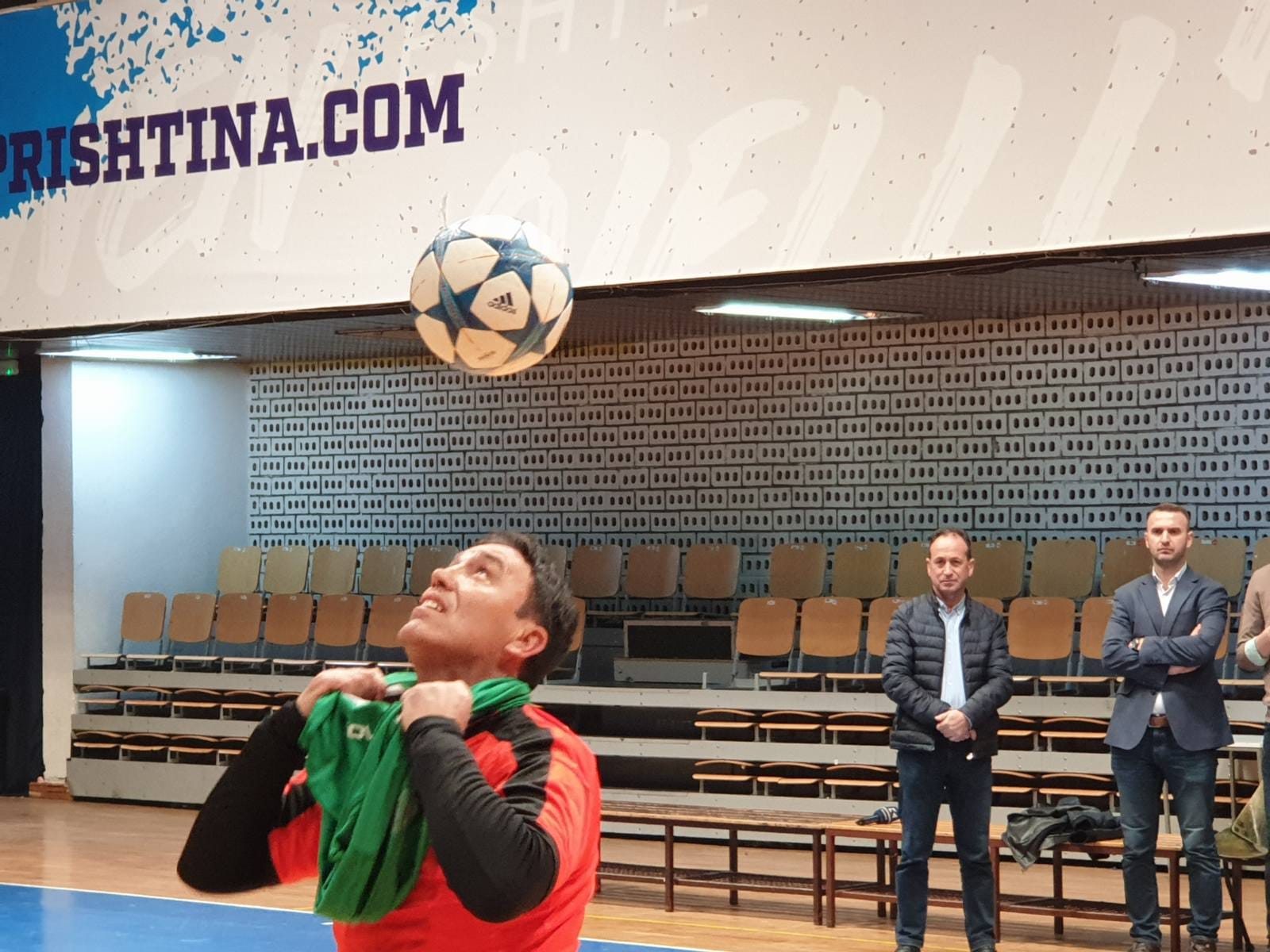 Agim Agushi futet në librin përsëri Guinness (VIDEO) - Klan Kosova