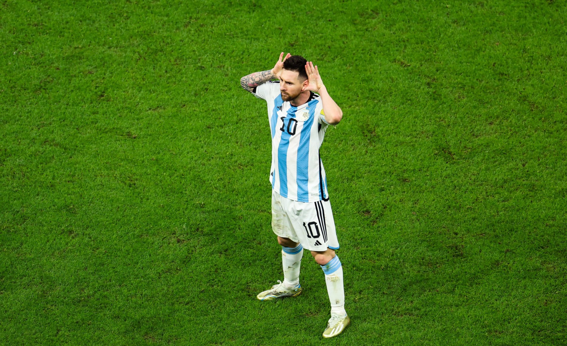 Pse Lionel Messi festoi në atë mënyrë ndaj Van Gaalit? – Klan Kosova