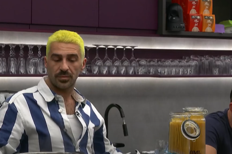 Lugati zgjedh të duket si “Flamuri i Kosovës” sonte (VIDEO) - Klan Kosova