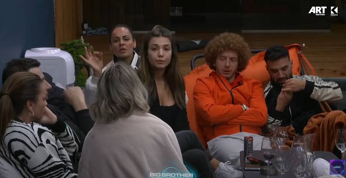 Debati Arta-Mbresa për Xhulin: Me të jam e pastër, për dallim nga ti ...