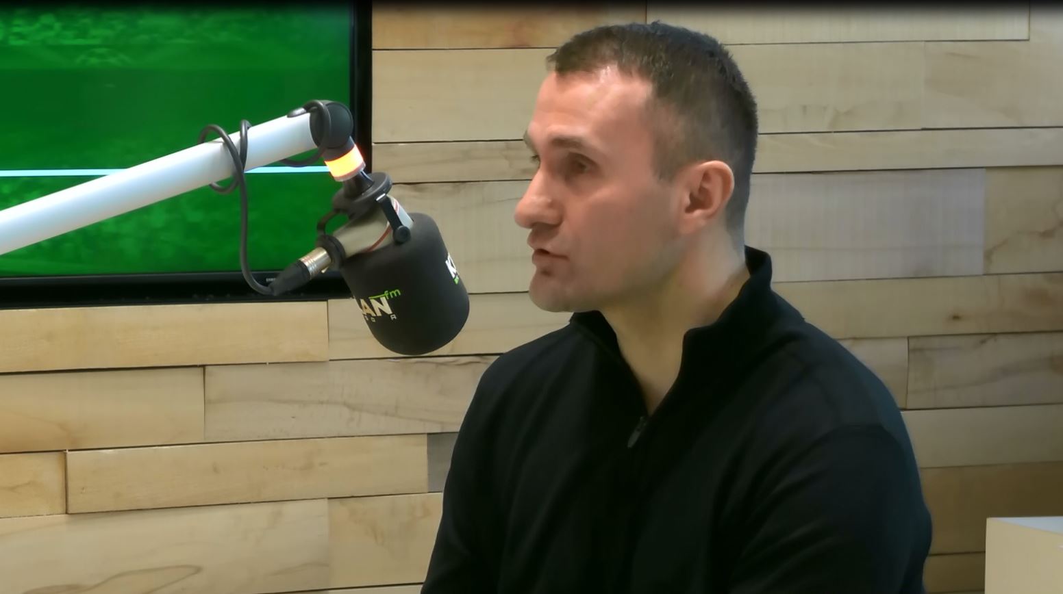 Edmond Azemi rrëfen karrierën e tij në radio Klan Kosova FM(VIDEO ...