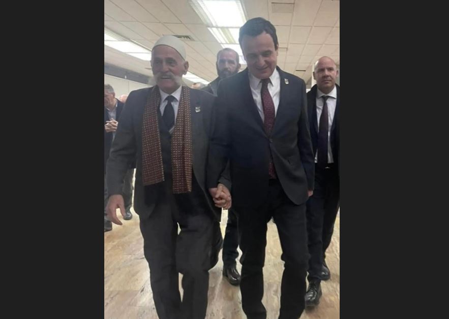 Albin Kurti s’e lëshon nga dora Rifat Jasharin - Klan Kosova
