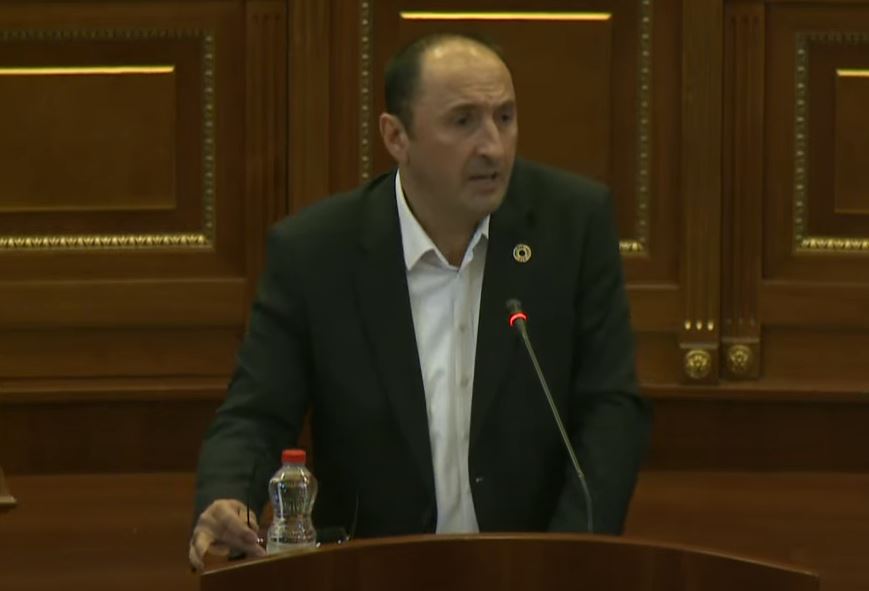 Ministri Aliu: Do ta shkurtojmë rrugën ajrore drejt Evropës - Klan Kosova