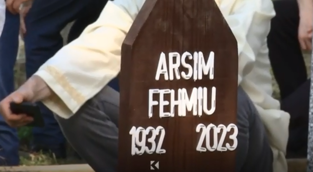 Varroset profesori Arsim Fehmiu - ndërron lokacioni për të pamen (VIDEO ...