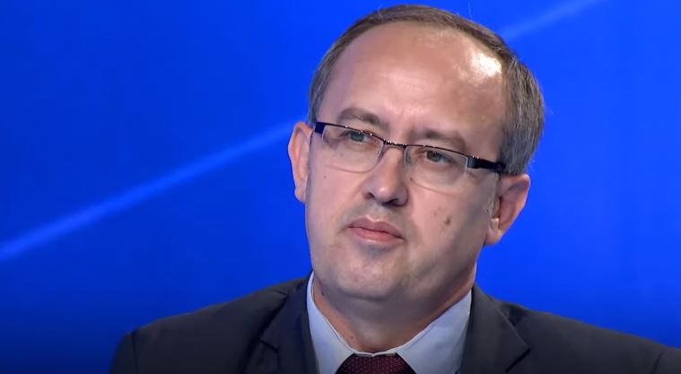 Hoti thotë se s’është hera e parë që Bislimi mungon në komisione, i ...