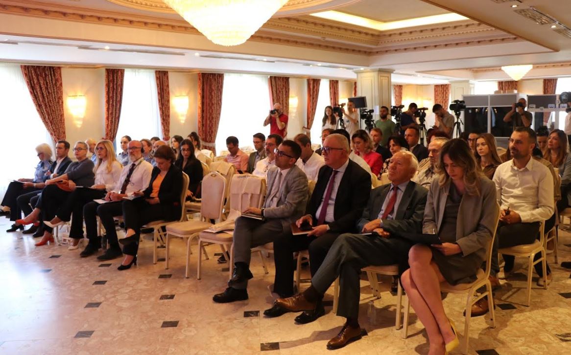 MPB lanson fushatën “Festo me zemër, jo me armë” – Klan Kosova