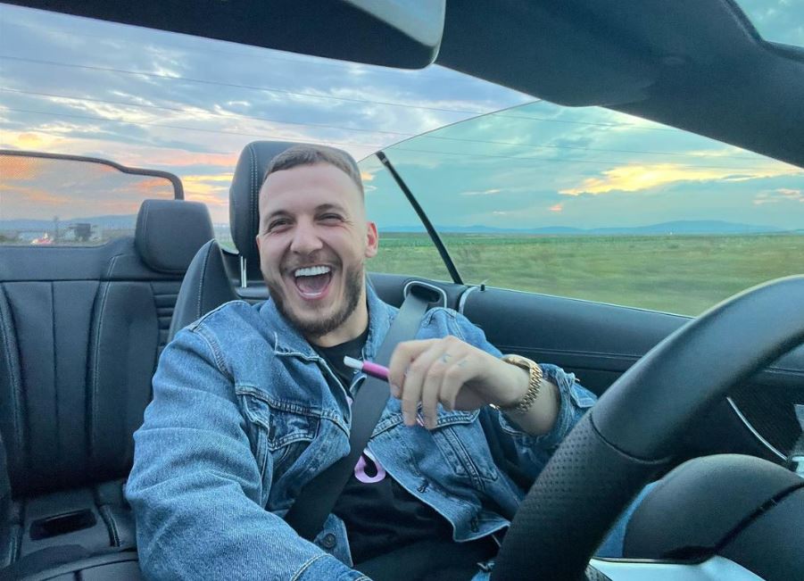 Mozzik me dedikim të përzemërt për ditëlindjen e nënës - Klan Kosova