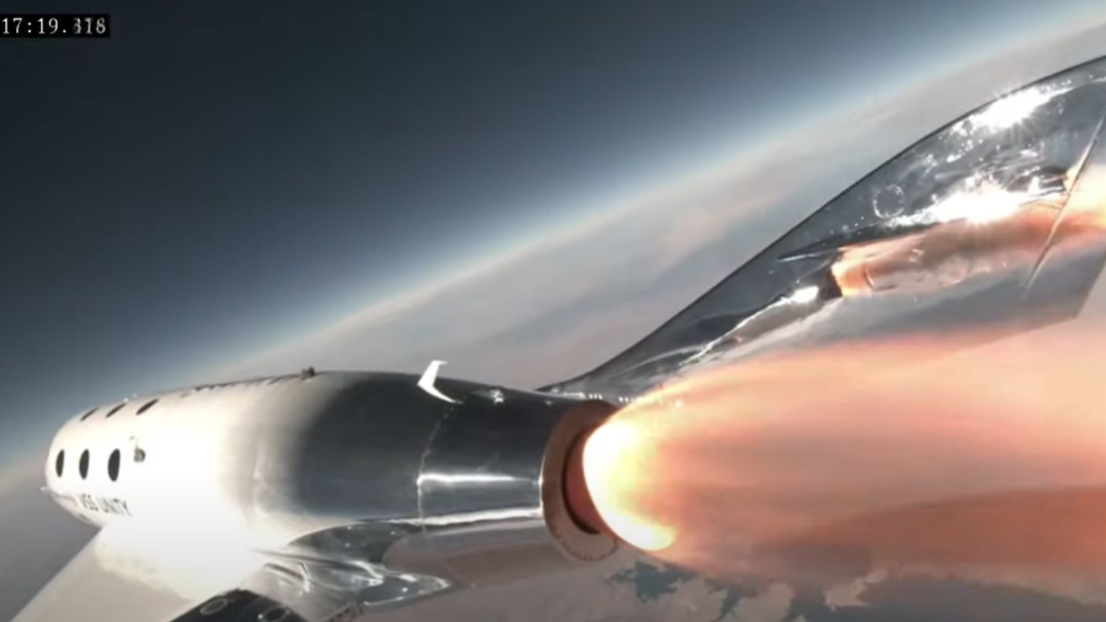 Virgin Galactic i çon turistët e parë në skaj të hapësirës (FOTO ...