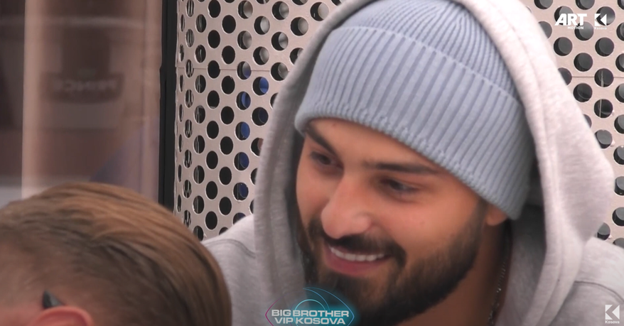 Azemi beson se fjetja me duar të lidhura me Albën ka ndikuar që të mos ...