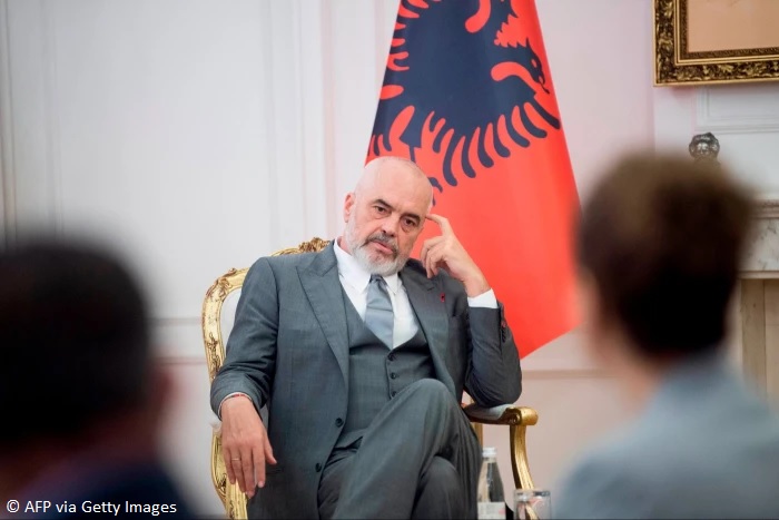Edi Rama insiston që NATO-ja ta rimarrë kontrollin e veriut të Kosovës ...