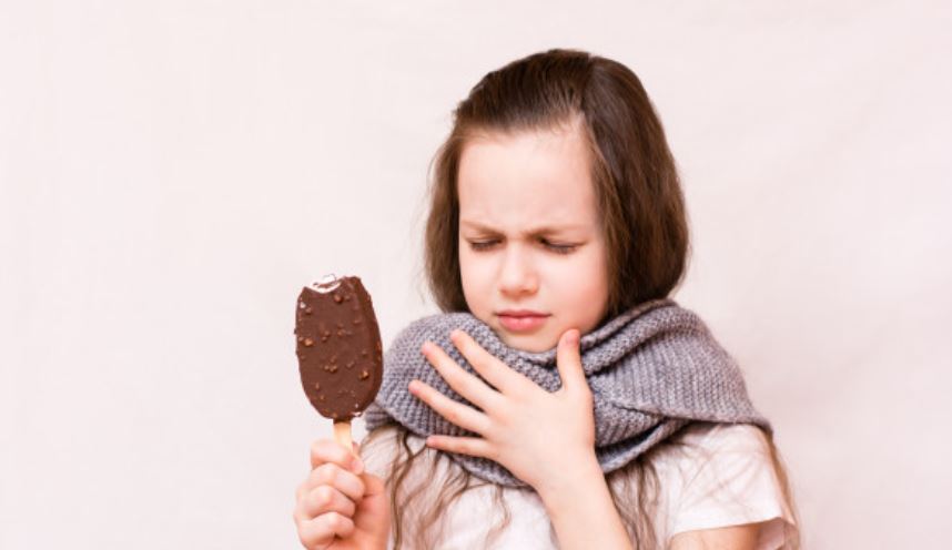 A ndihmon akullorja në lehtësimin e dhimbjes së fytit? - Klan Kosova