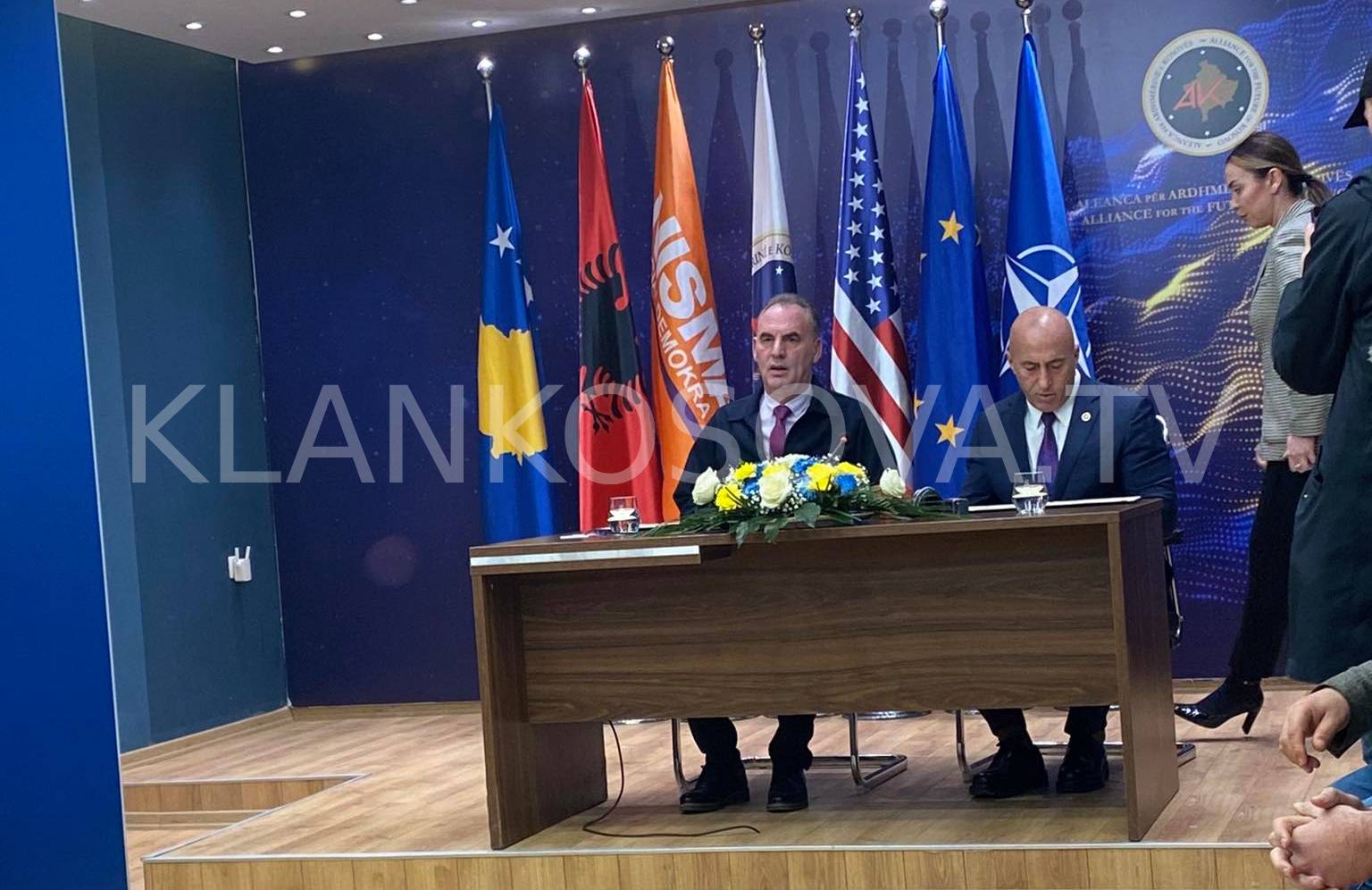 Nënshkruhet marrëveshja e koalicionit parazgjedhor AAK-Nisma (VIDEO ...