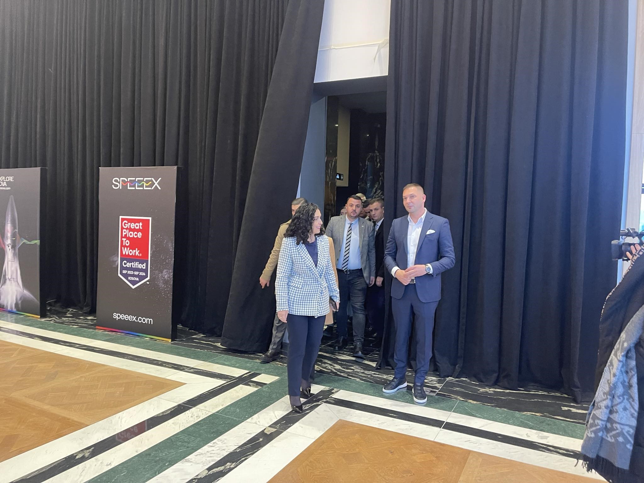 Osmani viziton korporatën SPEEX - Klan Kosova