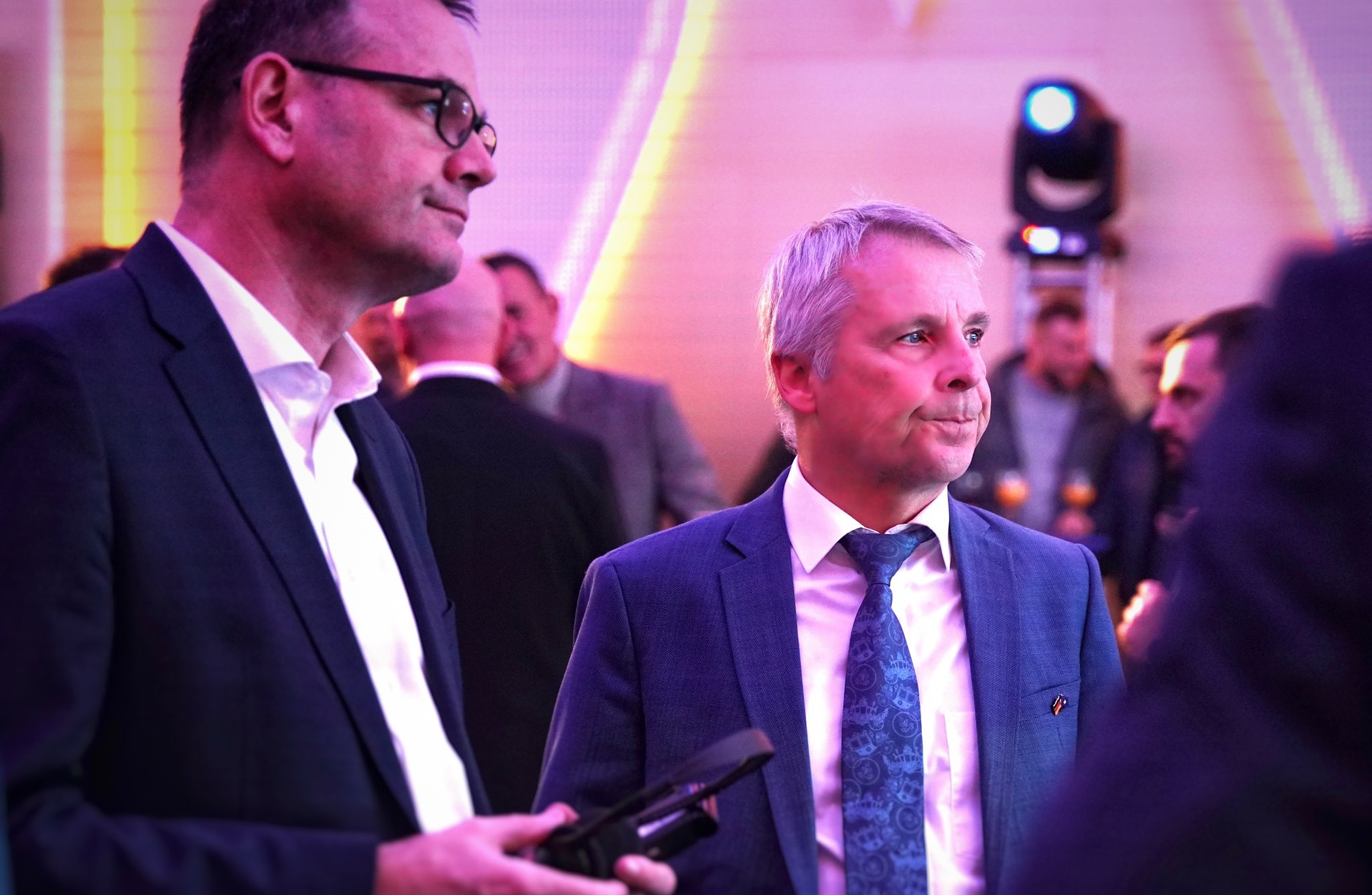 Rohde: Nevojiten katër muaj për tranzicion dhe informim për dinarin ...