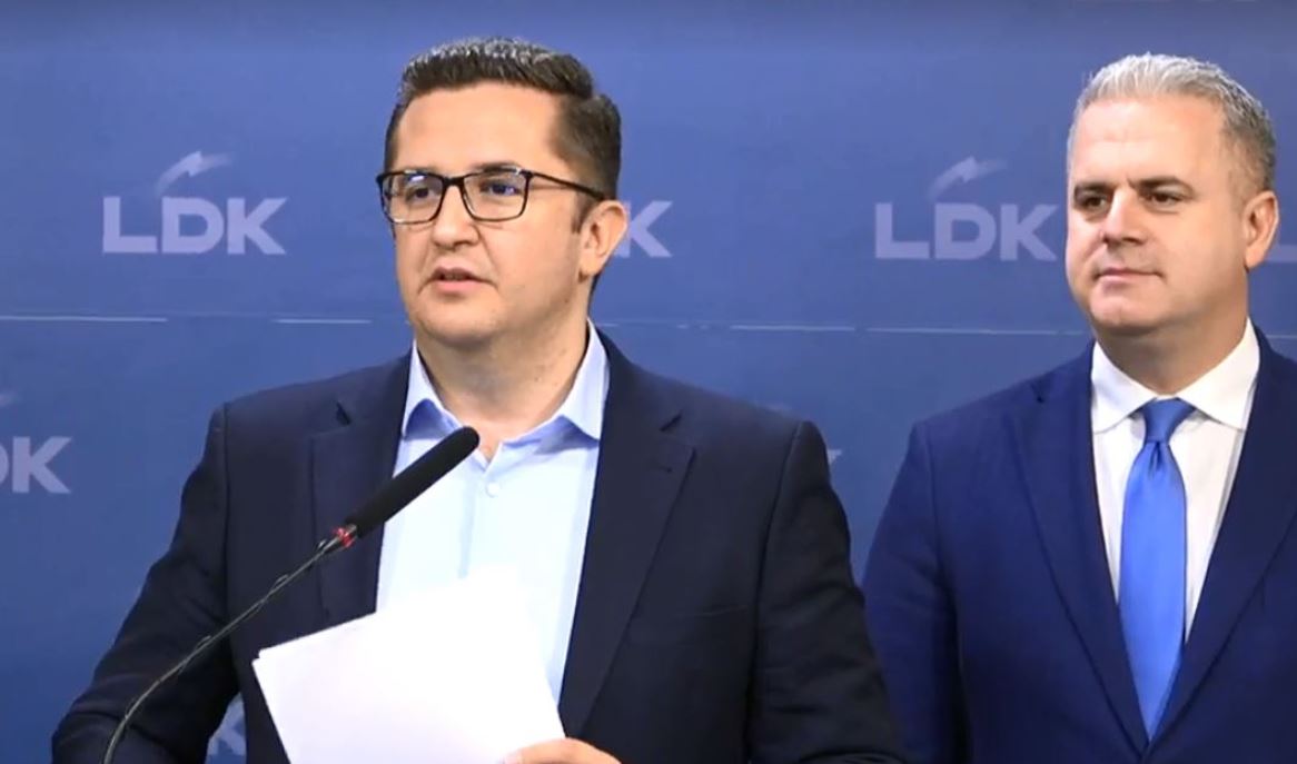 Kontratat njëburimore, Mustafa: Në qeverisjen e tanishme janë afro 800 ...