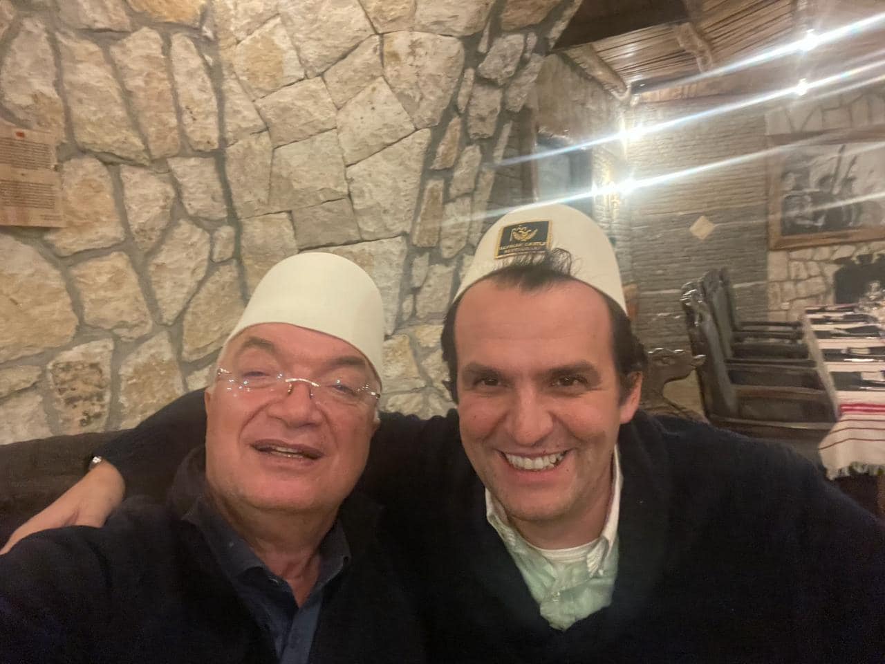 Xhavit Haliti foto me Ukë Rugovën: “N’miqësi të përhershme” - Klan Kosova