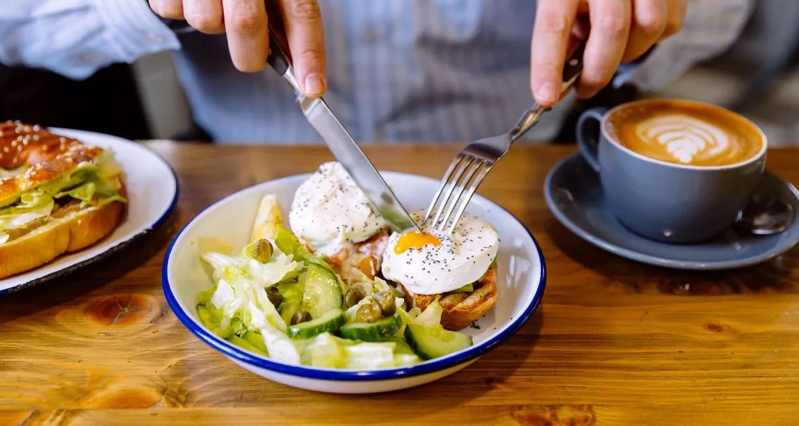 Studimi i ri thotë se ngrënia e një mëngjesi të ekuilibruar mund t'ju ...