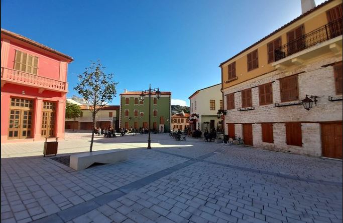 Qendra historike e Vlorës pa ciceron, vizitorët e huaj largohen pa ...