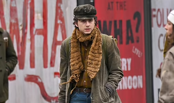 Timothy Chalamet ‘përqafon’ Bob Dylanin e ri - Klan Kosova