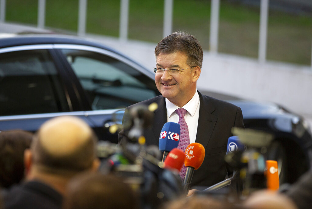 Lajçak: Kosova ta bëjë Asociacionin, Serbia t’ia njohë simbolet ...