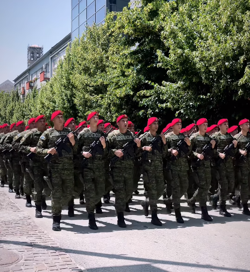 Nis ceremonia e parakalimit të FSK-së dhe Policisë së Kosovës – Klan Kosova