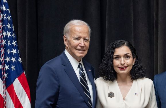 Osmani tregon se çfarë foli me Bidenin në Uashington – Klan Kosova