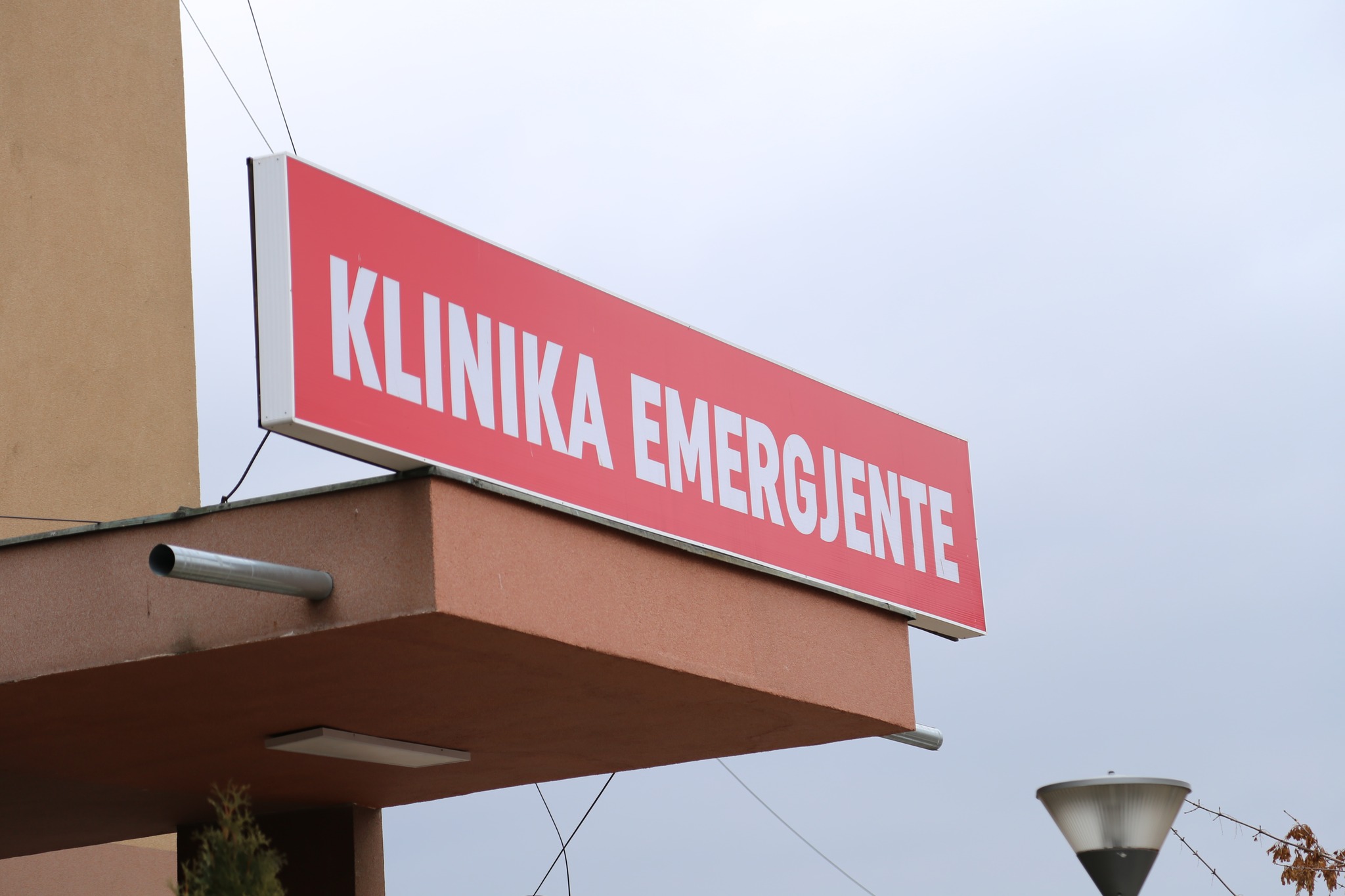 Kurti e Vitia sot përurojnë Klinikën Emergjente të rinovuar - Klan Kosova
