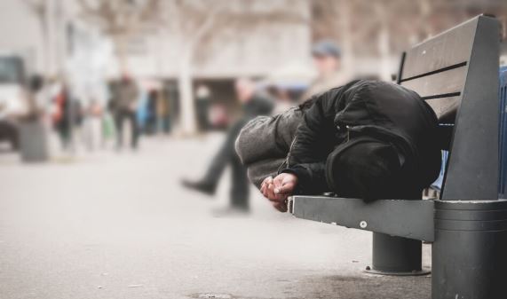 Varfëria shkurton jetën, sipas studiuesve – Klan Kosova