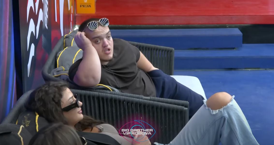 Burimi vazhdon të tregojë histori qesharake, banorët ‘shkrihen’ së ...