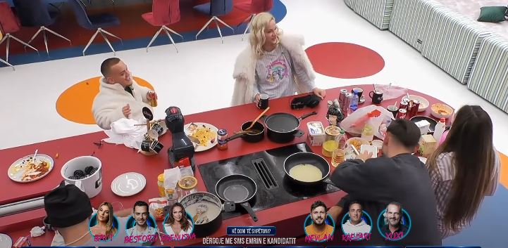 I erdhi radha Sarës! Burimi e nis flirtimin me të (VIDEO) - Klan Kosova