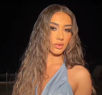 Melinda Ademi, ‘lozonjare’ në foton e fundit - Klan Kosova