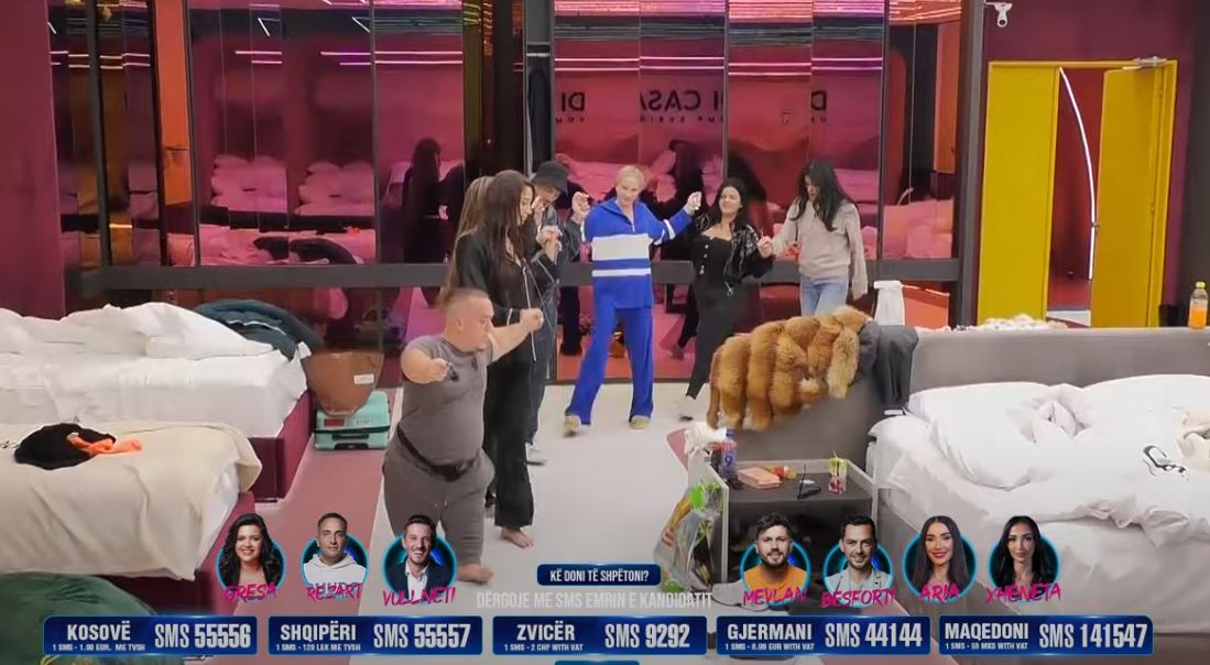 Vallja e Rugovës ndez atmosferën në dhomën e gjumit (VIDEO) - Klan Kosova