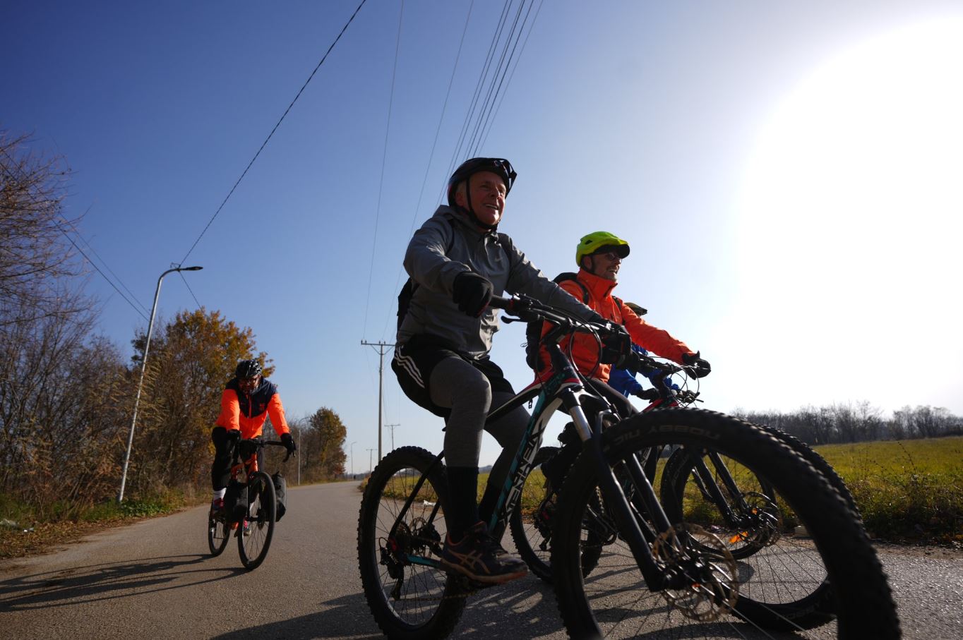 Rohde provon shtegun e ri të biçikletave në Pejë: Ua rekomandoj të ...