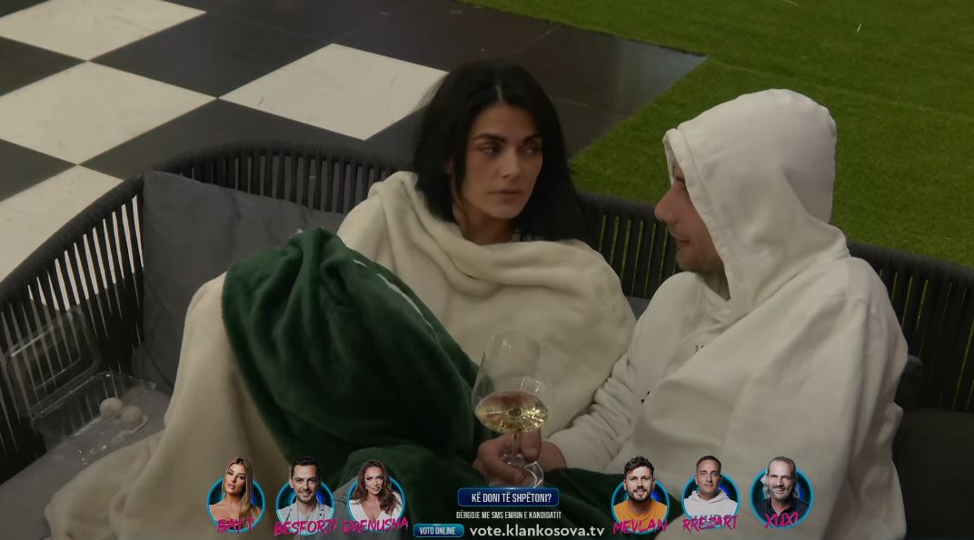 Arioni kërkon të fle me Dianën! A pranoi ajo? (VIDEO) – Klan Kosova