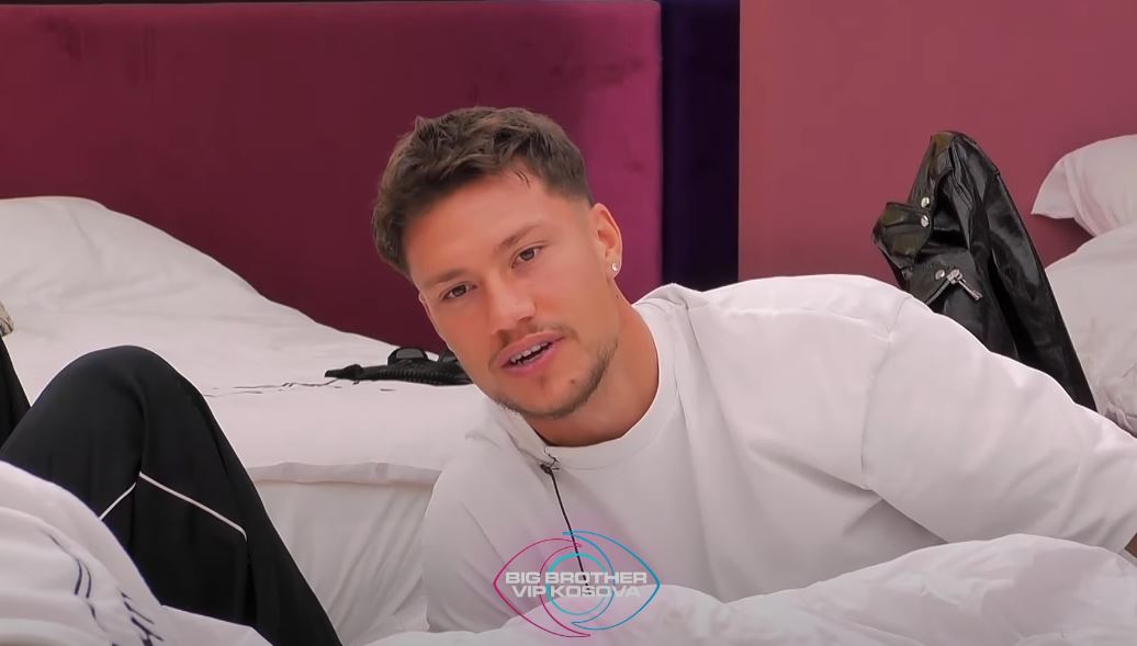 "Një njeri këtu brenda nuk mundem ta duroj hiç" për kë e ka fjalën ...