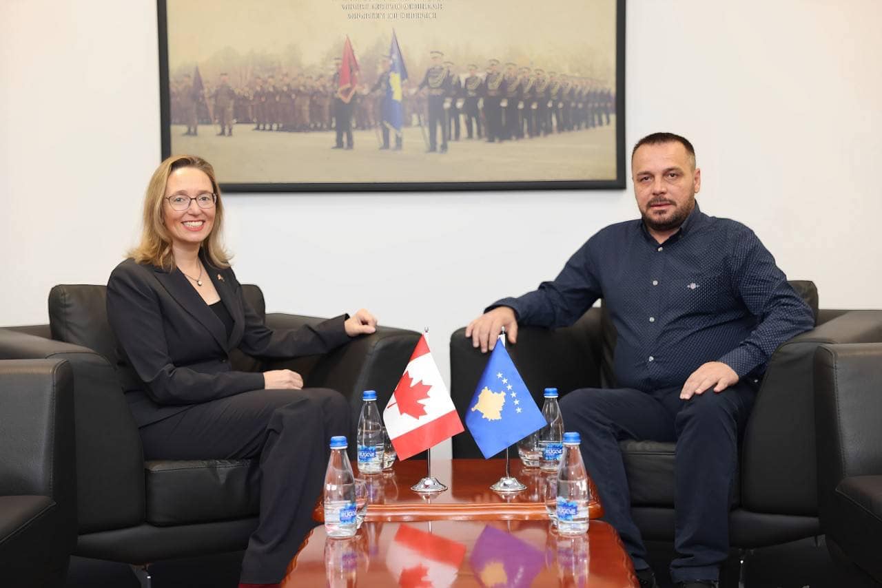 Maqedonci takon ambasadoren e Kanadasë, e falënderon për mbështetje në ...